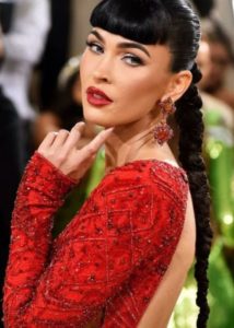 20 Super Inspiring Megan Fox Hairstyles - Discover Yourself As A Celebrity