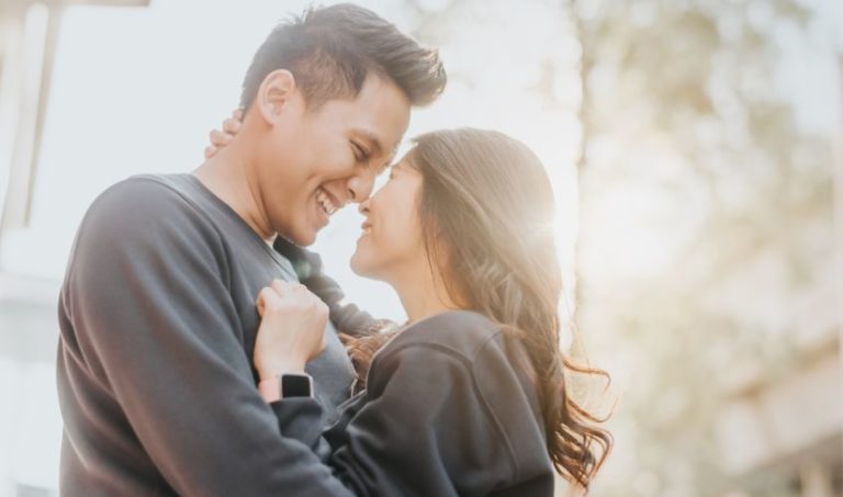6 Key Differences Between Being In Love & Loving Someone