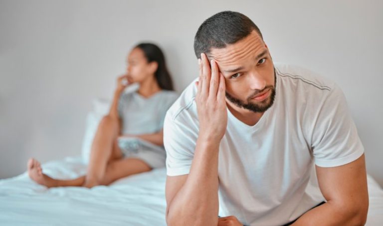 10 Signs Of Relationship Anxiety And How To Overcome It