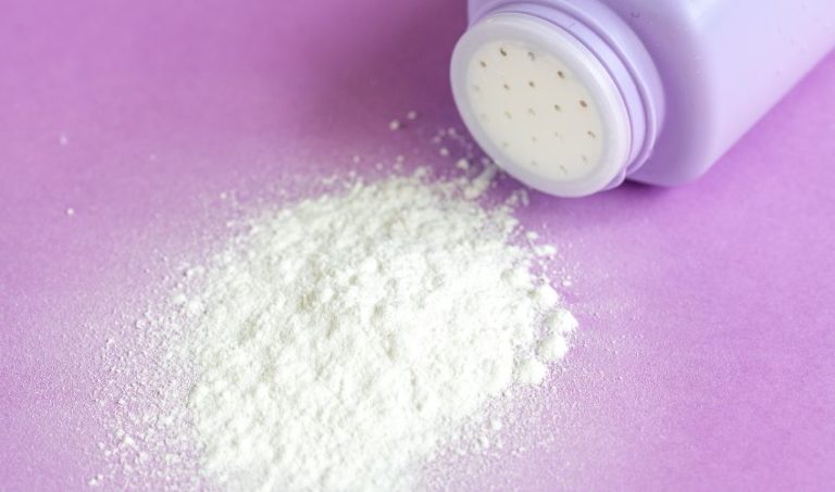 9 Best Dry Shampoo Alternatives At Home