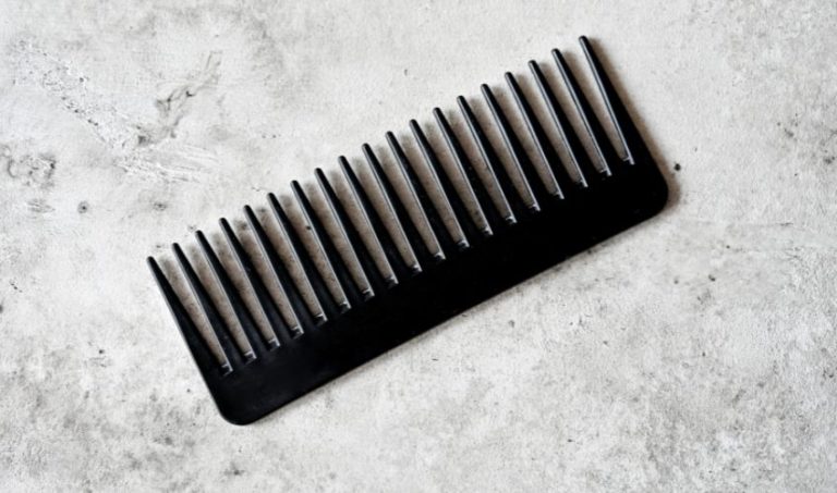 How To Clean The Hair Comb In Right Way (Wooden & Plastic)