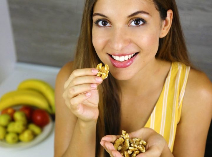 What Happens To Your Body When You Eat Walnuts Every Day?