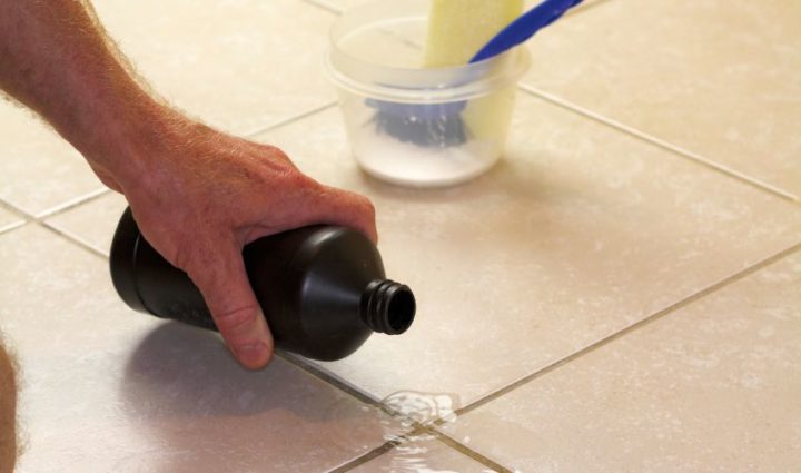 Rubbing Alcohol Vs Hydrogen Peroxide: Which Is Good For Disinfecting