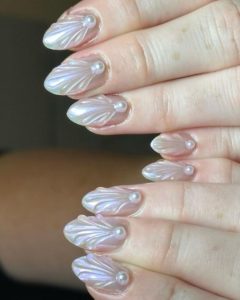 25+ Seashell Nail Art Designs To Bring The Beach To Your Fingertips