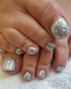 25 Super Cute Glitter Toe Nail Designs You Must Try