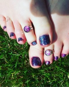 25 Super Cute Glitter Toe Nail Designs You Must Try