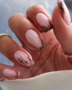 Rendy Marble Nail Art Designs To Try Today