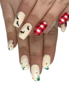 35 Attractive Ant Nail Art Designs For A Suspicious Look In 2025