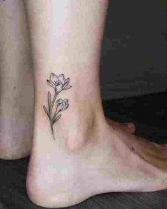 50 Awesome Crocus Flower Tattoo Ideas To Celebrate Spring In 2025