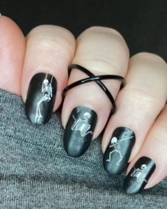 45 Easy Skeleton Nail Designs To Try This Halloween In 2025