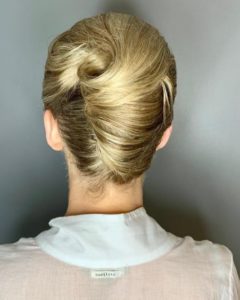 25 Stylish French Roll Hairstyles To Copy Now In 2025