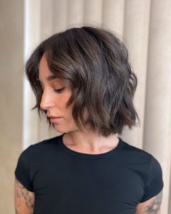 45+ Trendy Short Wavy Bob Haircuts You Can't Miss In 2025
