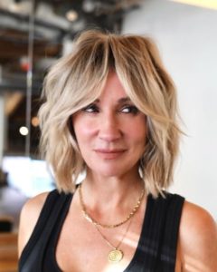 25 Beautiful Short Hairstyles For Thick Hair In 2025